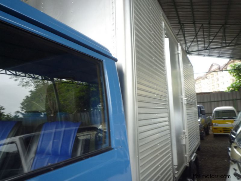 Used Mitsubishi Canter Delivery Aluminum Closed Van 4D32 Double Tires ...