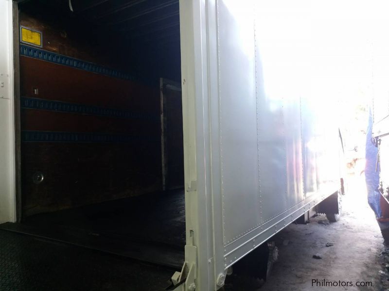 Used Isuzu Elf Aluminum Closed Van with Power tailgate Long Wide size ...