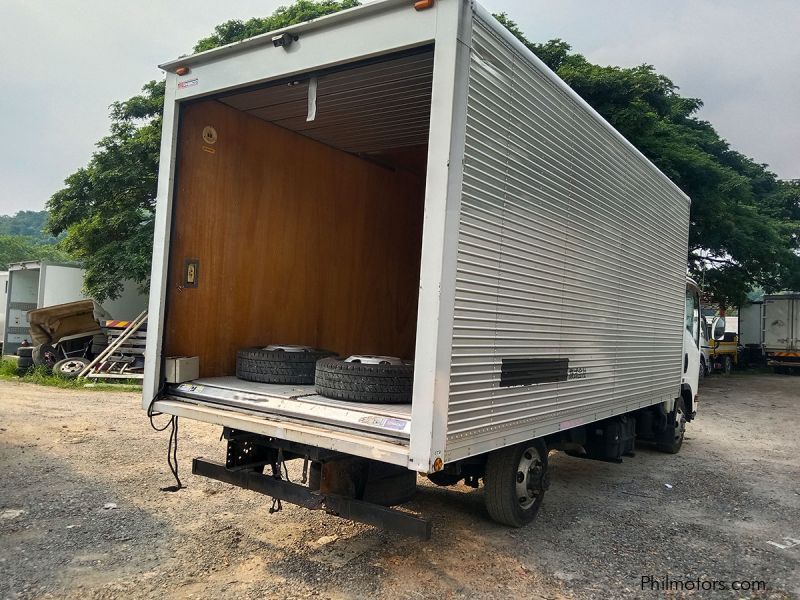 Used Isuzu Elf Closed Van Truck | New Model | Wide | Truck For Sale ...